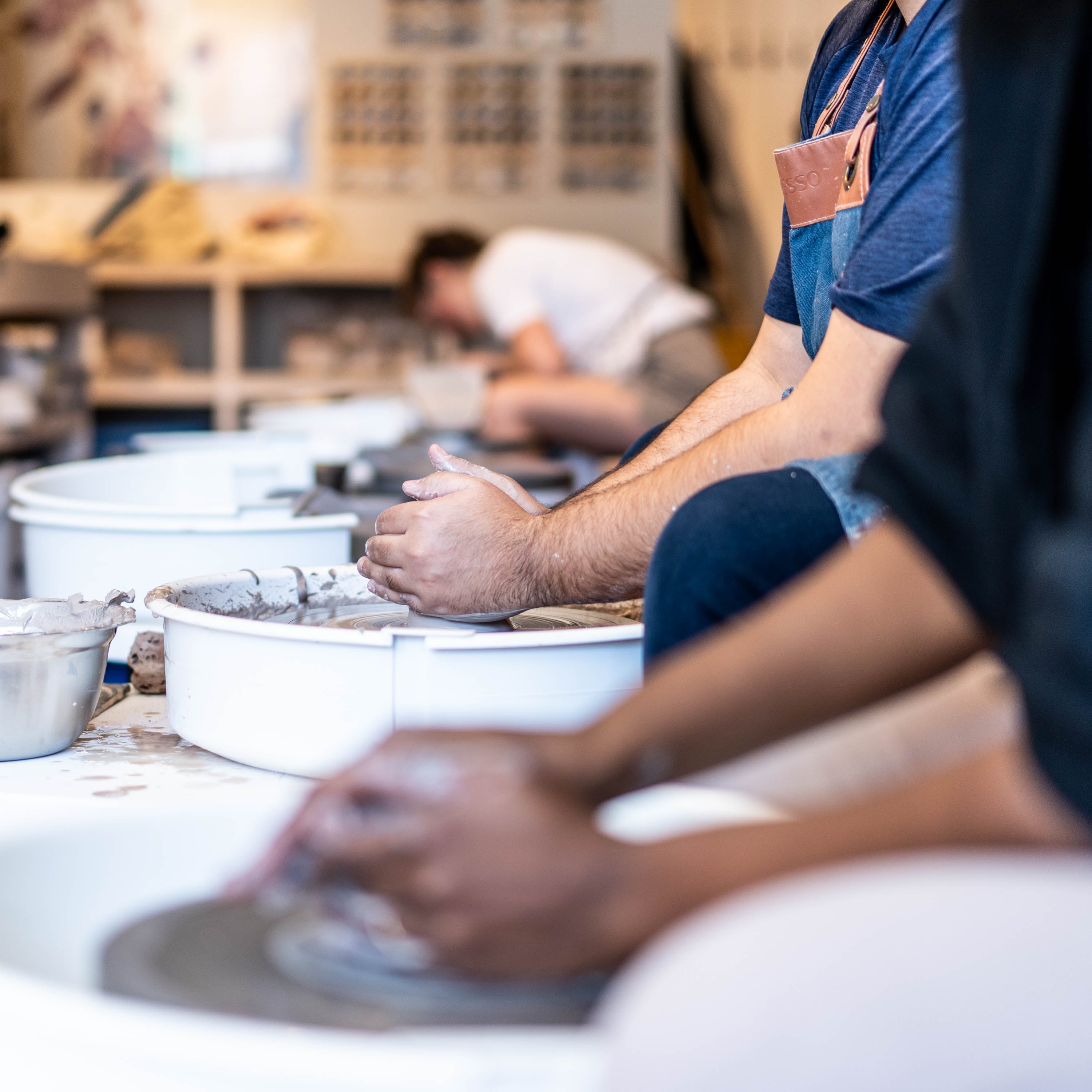 Espace créatif : abonnements en atelier libre et cours de poterie. – Atelier Forma